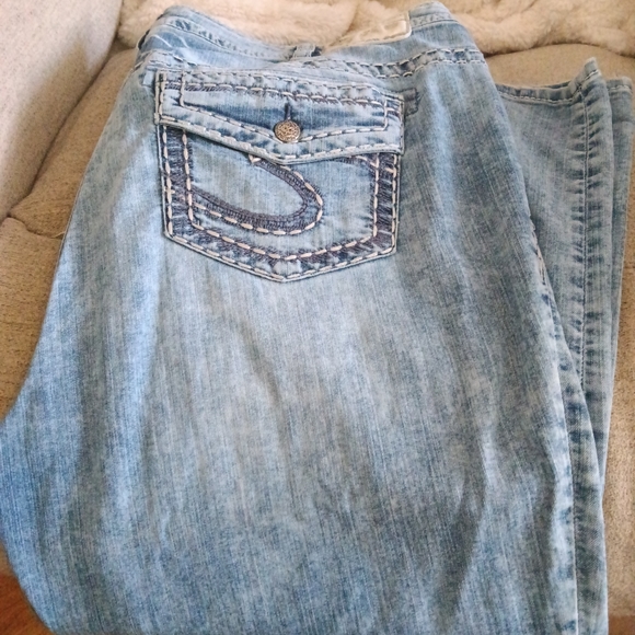 Silver Jeans | Pants & Jumpsuits | Capris | Poshmark